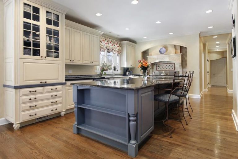 How To Paint Kitchen Cabinets Like A Pro - DIY Painting Tips