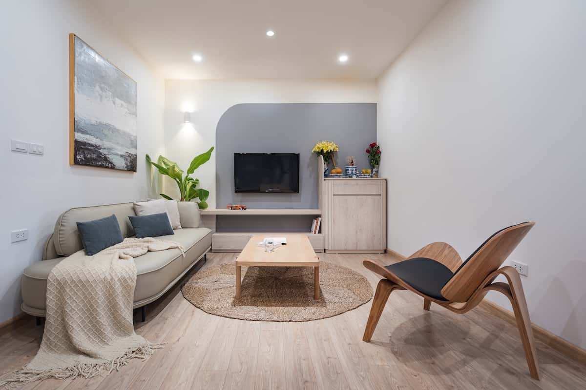 How to Make a Room Look Bigger With Paint - DIY Painting Tips